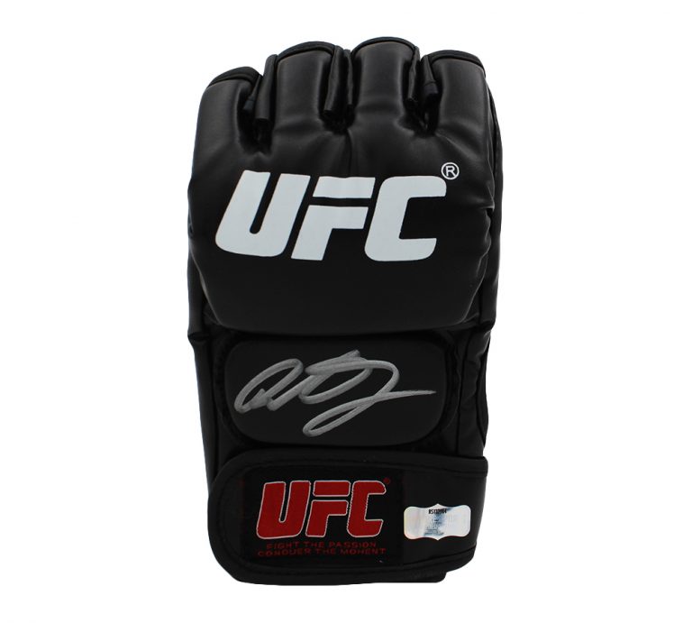 Demetrious Johnson Signed Black UFC Glove – Radtke Sports